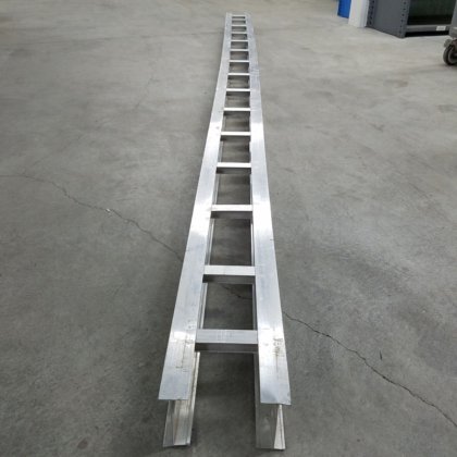 Eaton B-Line 24A09-06-144 Cable Tray, Series 24, 9" Rung Spacing, 6" W ...
