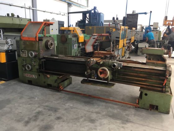 Traditional parallel lathe RIVOL 250 RL in Torrazza Coste, Italy