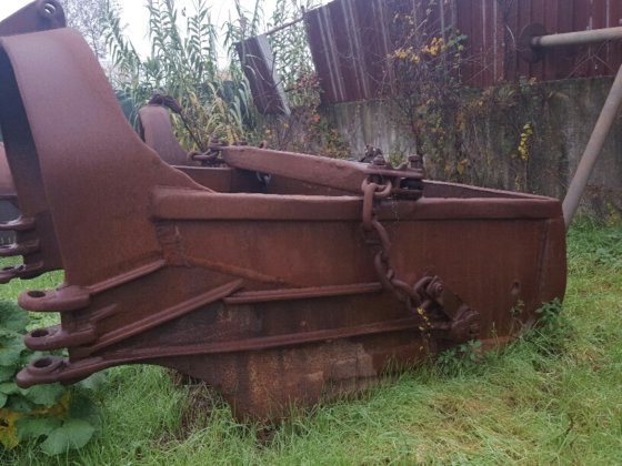 Creeping Buckets in Modena, Italy