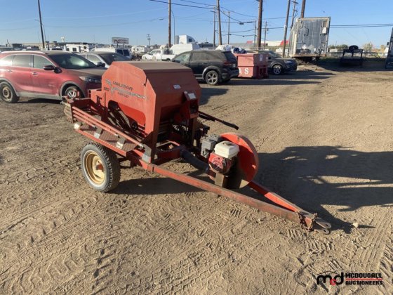Valmar Airflow 120 Seed Spreader in Saskatoon, Saskatchewan, Canada
