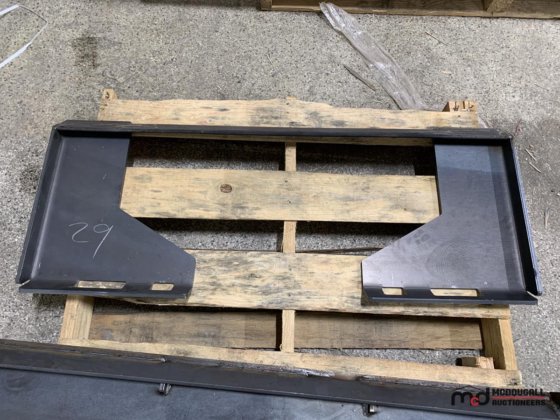 3/8" Skid Steer Quick Attach Mount Plate in Headingley, Manitoba, Canada