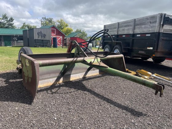 John Deere 8' Pull Behind Land Leveler in Saskatoon, Saskatchewan, Canada