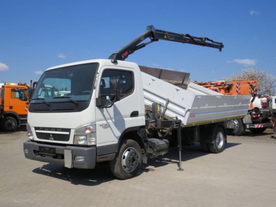 2010 Mitsubishi Canter Fuso 7C15 2-axle dump truck crane grab control ...