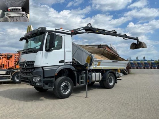 2017 Mercedes-Benz Arocs 1833 K 4x2 2-axle dump truck crane radio in ...