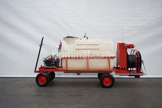 Gebraucht 750 Liter Spritzwagen mit Gummirädern in Monster, Niederlande