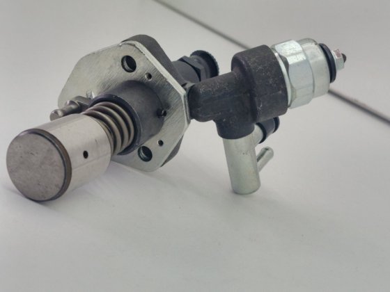 D'occasion FUEL INJECTION PUMP à Calamba, Calabarzon, Philippines