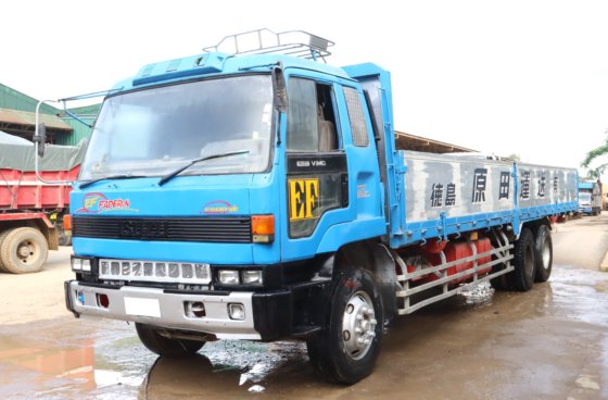 Isuzu 10PD1 in Manila, Philippines