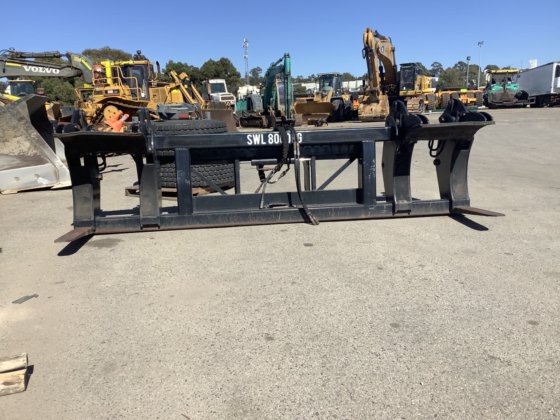 Kerfab Pipe Grab Attachment Year:2013, Model: 4000mm Wide, SWL: 8000kg ...