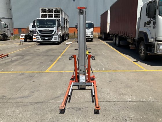 Circa 2015 Genie SLC-18 Material Lifter SWL: 295kg, Various Marks ...
