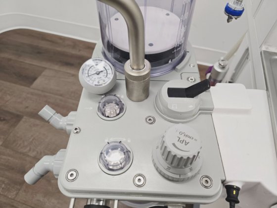 Mindray A5 Anesthesia Machine System Cart S/N: EJ-2A002213 in Kaysville ...