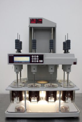 Distek Evolution 6100 Bathless Dissolution System 6 Vessels RPM Control ...