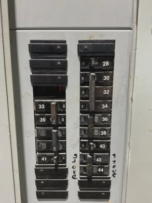 GE 225 Amp 208V MLO Panelboard 3P 4W 🟦 in Arlington, TX, USA