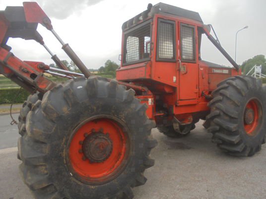 D'occasion 1990 Timberjack 380 A - DOUBLE ARCHE - GRAPPLE à Givry-en ...