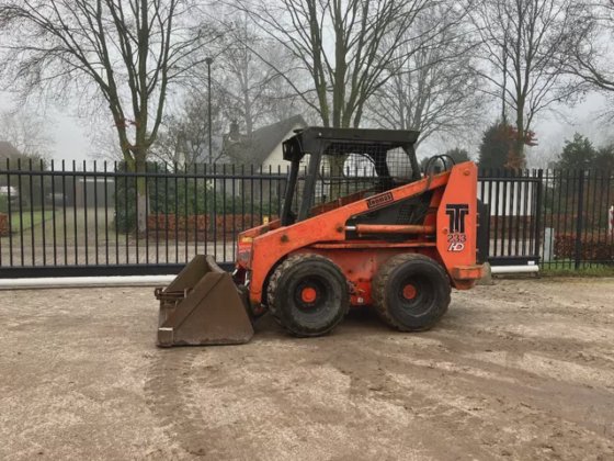 thomas T233 skid steer loader/shovel/wheel loader in Hapert, North ...