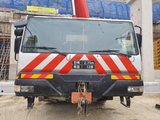 2000 LIEBHERR LTM1080-1 in Gyeonggi-do, South Korea