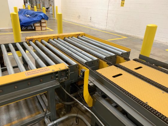 Roach 90 Degree Pallet Transfer Conveyor with Discharge Conveyor ...