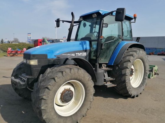2000 New Holland TM135 in Wuustwezel, Belgium