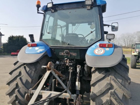 2000 New Holland TM135 in Wuustwezel, Belgium