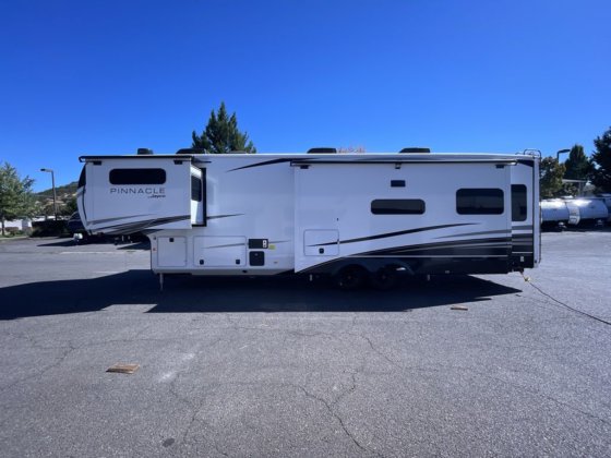 2026 Jayco Pinnacle 38KPTS in Medford, OR, USA