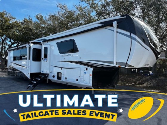 2025 Jayco Pinnacle 38FBRK in Orlando, FL, USA