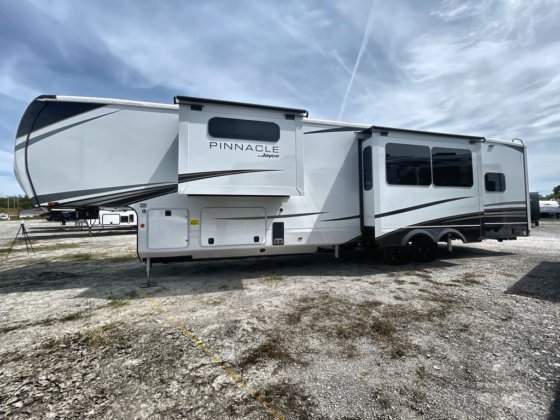 2026 Jayco Pinnacle 38FBRK in Gassville, AR, USA