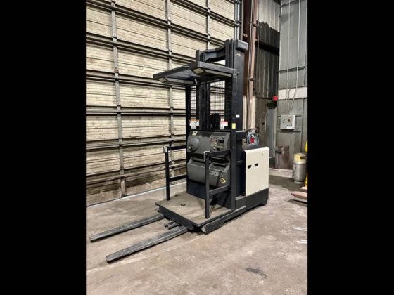 2003 Crown SP3210-30 in Houston, TX, USA