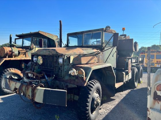 AM GENERAL ARMY CRANE TRUCK in Canton, OH, USA