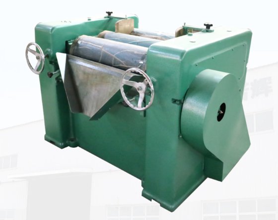 Lab Tri-roll Mill in Shanghai, China