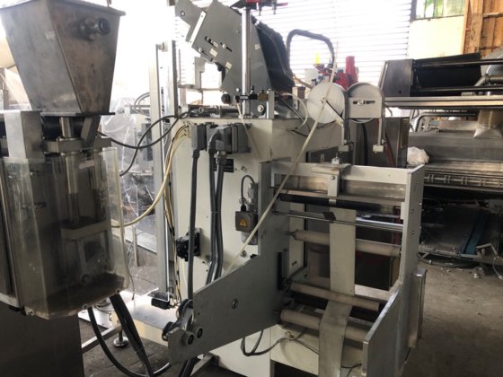 Universal Pack Beta Q2 4 Side Sachet Sealing and Filling Machine in ...