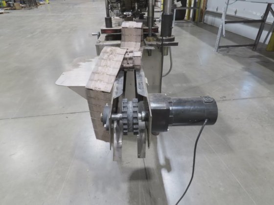 Stainless Bottle Capping Torque Machine Bottle Conveyor in Millersburg ...