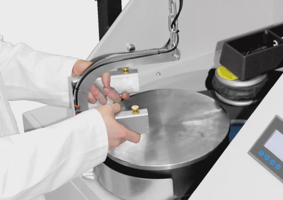 Vibratory Disc Mill RS 300 Analytical fineness for large sample volumes ...