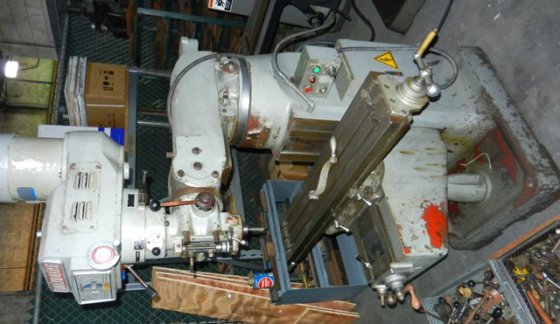 MAXIMART 9" x 42" MILLING MACHINE VARIABLE SPEED in Miami, FL, USA