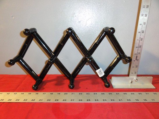 Expandable Wall Mount Rack in Miami, FL, USA