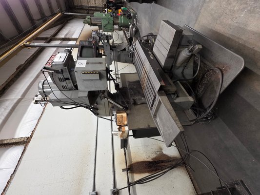 AMERICAN EAGLE 400 CNC Milling Machine in Portland, OR, USA