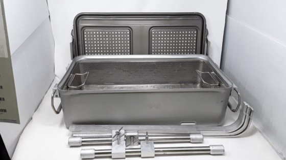 V. Mueller Upper Hand Surgical Retractor Table Posts and Horizontal ...