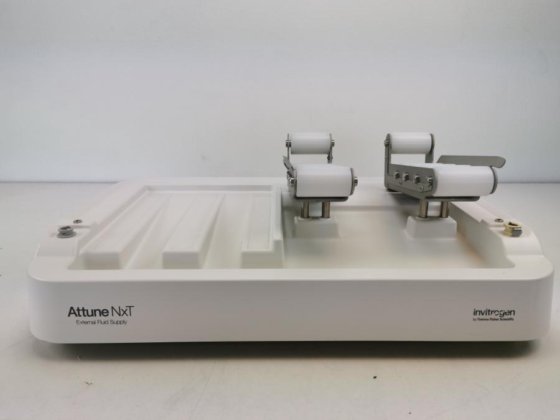 2017 Applied Biosystems Attune NxT Extended Fluid System in Bracknell ...