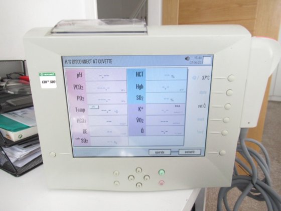 TERUMO CDI-500 PATIENT BLOOD GAS PARAMETER MONITORING HEMOGLOBIN ...