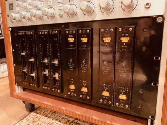 Eckmiller W86 Passive EQ Rack with Furutech Cabling in London, United ...