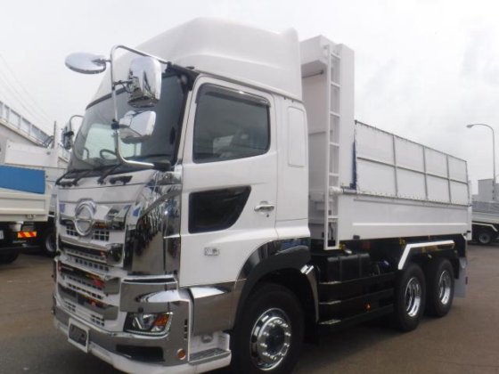 2024 Hino PROFIA in Tokyo, Japan