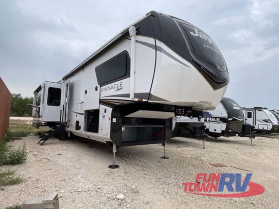 2026 Jayco Pinnacle 38SSWS in San Angelo, TX, USA