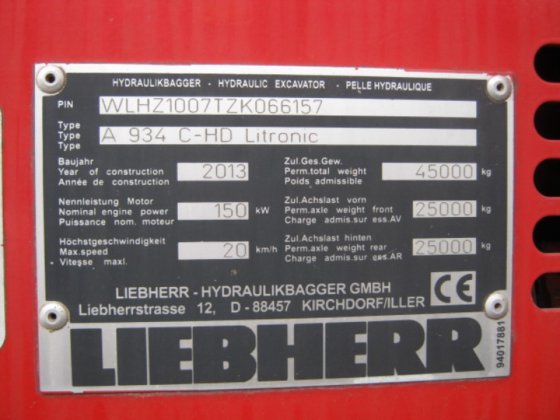 2013 LIEBHERR A934CHD in Kawasaki, Kanagawa, Japan