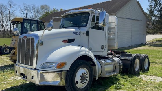 2013 PETERBILT 384 in Dupont, IN, USA