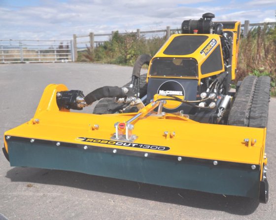 Robocut grass rotor with hammer claws in Echt, Limburg, Netherlands