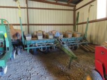 Used 6 Row Corn Planter for sale. John Deere equipment & more | Machinio
