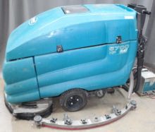 Used Tennant Floor Scrubber Model 5700 for sale. Tennant equipment ...