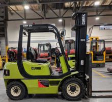 Used Clark CMP25 Forklift for sale | Machinio