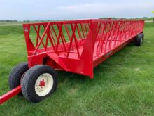 Used Round Bale Wagon for sale. Pequea equipment & more | Machinio
