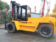 Used Komatsu FD200 20 Ton Diesel Forklift for sale. Komatsu equipment ...