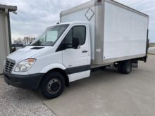 Used Van With Lift Gate for sale. Freightliner equipment & more | Machinio