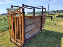 Used Livestock Head Gate for sale. Behlen equipment & more | Machinio